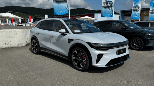 900V+Thor芯片，焕新极氪7X重新定义价值标杆_搜狐汽车_搜狐网