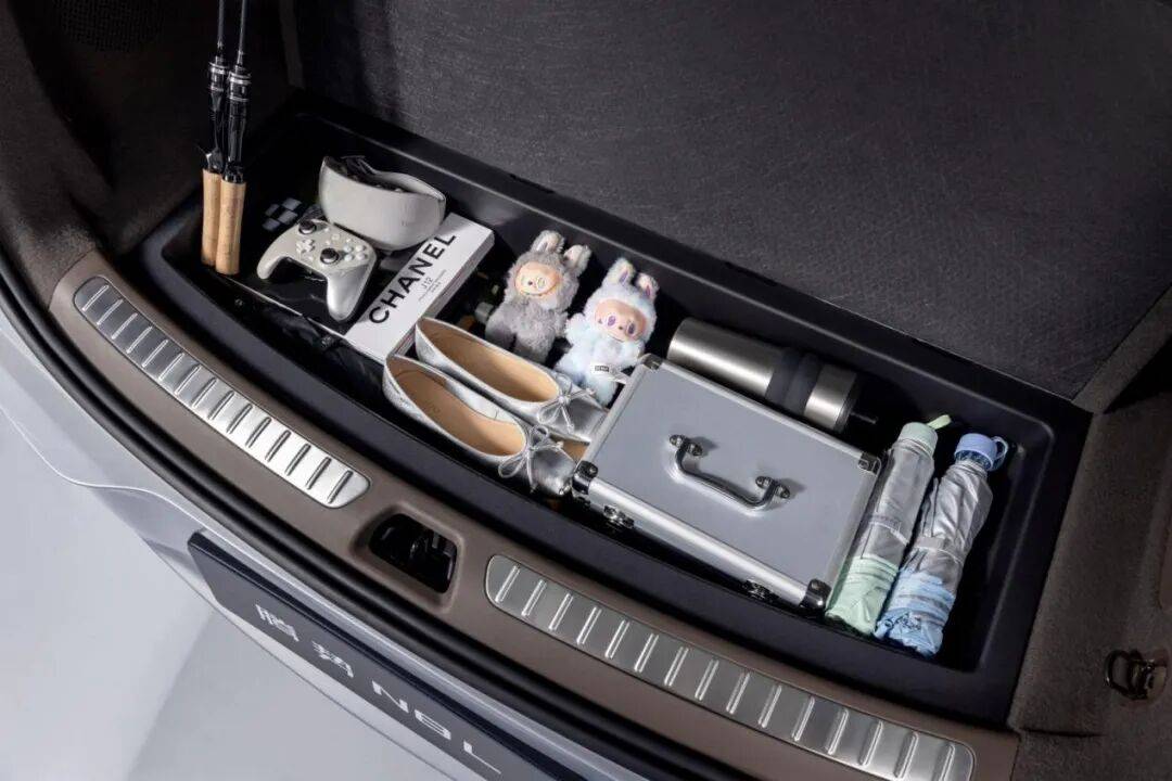 大六座SUV又添豪华新军 腾势N8L售价29.98万-32.98万元_搜狐汽车_搜狐网