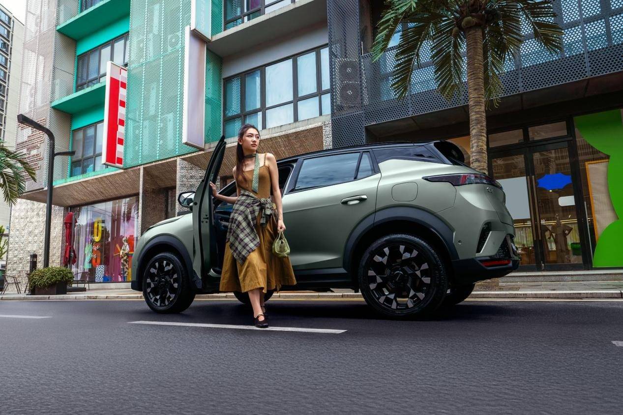 年轻人开SUV的安心感，领克06 Relive用个性设计+安全配置给足_搜狐汽车_搜狐网