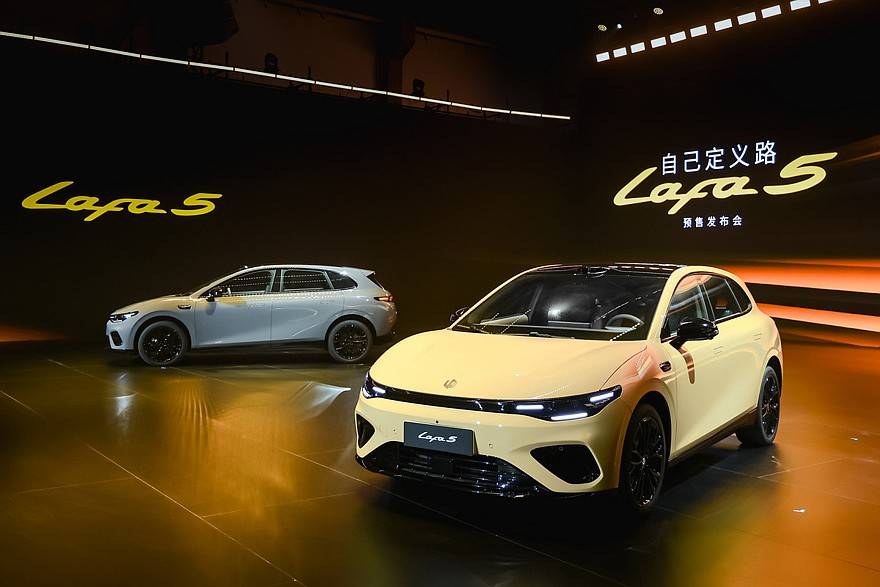 10.58万起！零跑Lafa 5开启预售，续航605km + 无框车门，2026年登陆欧洲_搜狐汽车_搜狐网