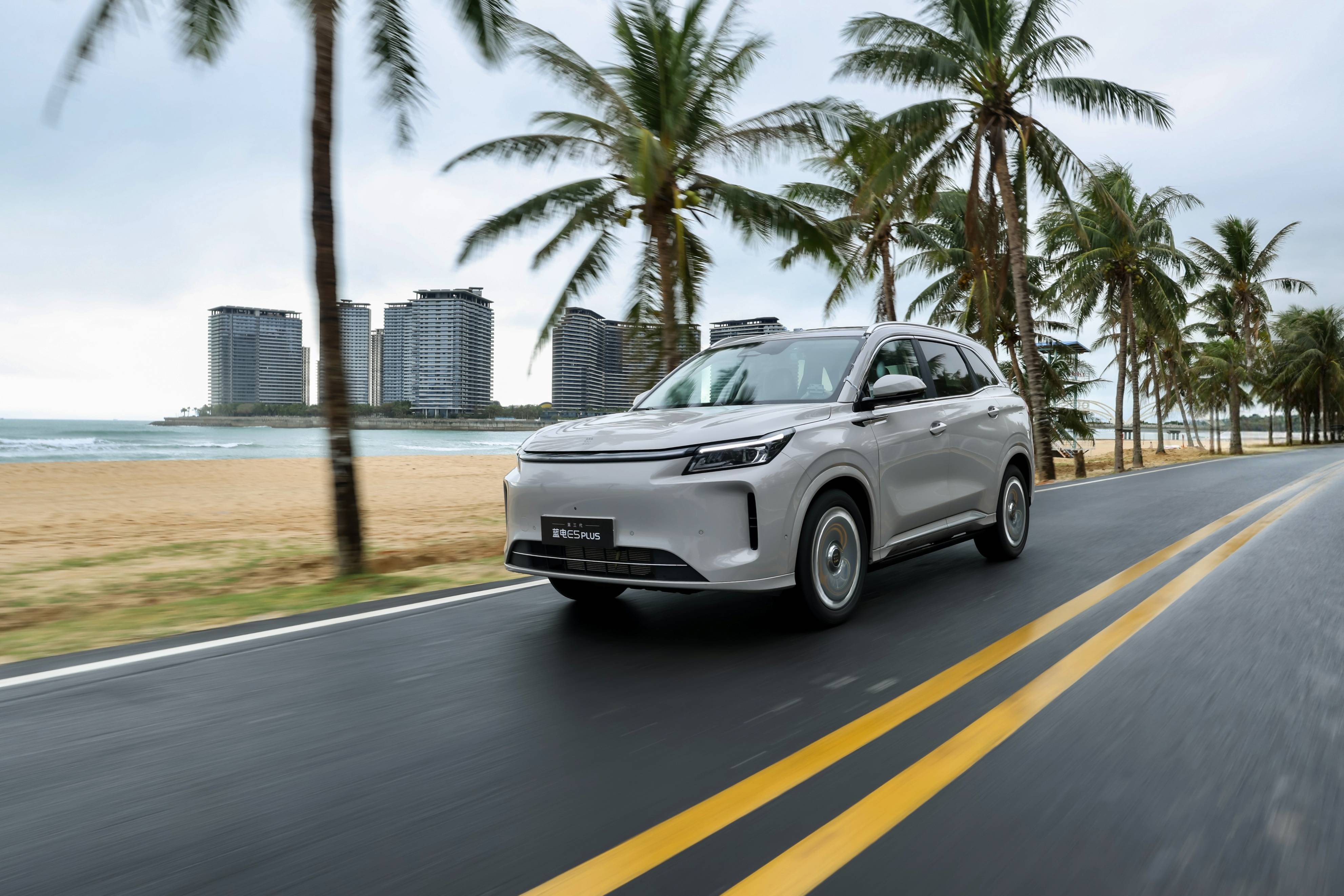 第三代蓝电E5PLUS上市：限时11.98万尽享顶配实力_搜狐汽车_搜狐网