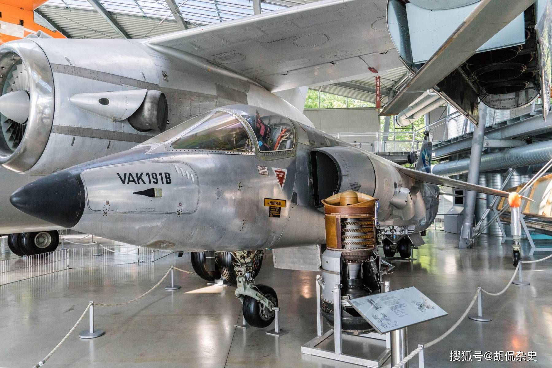 德国的 VAK 191B 垂直起降（VTOL）战斗机