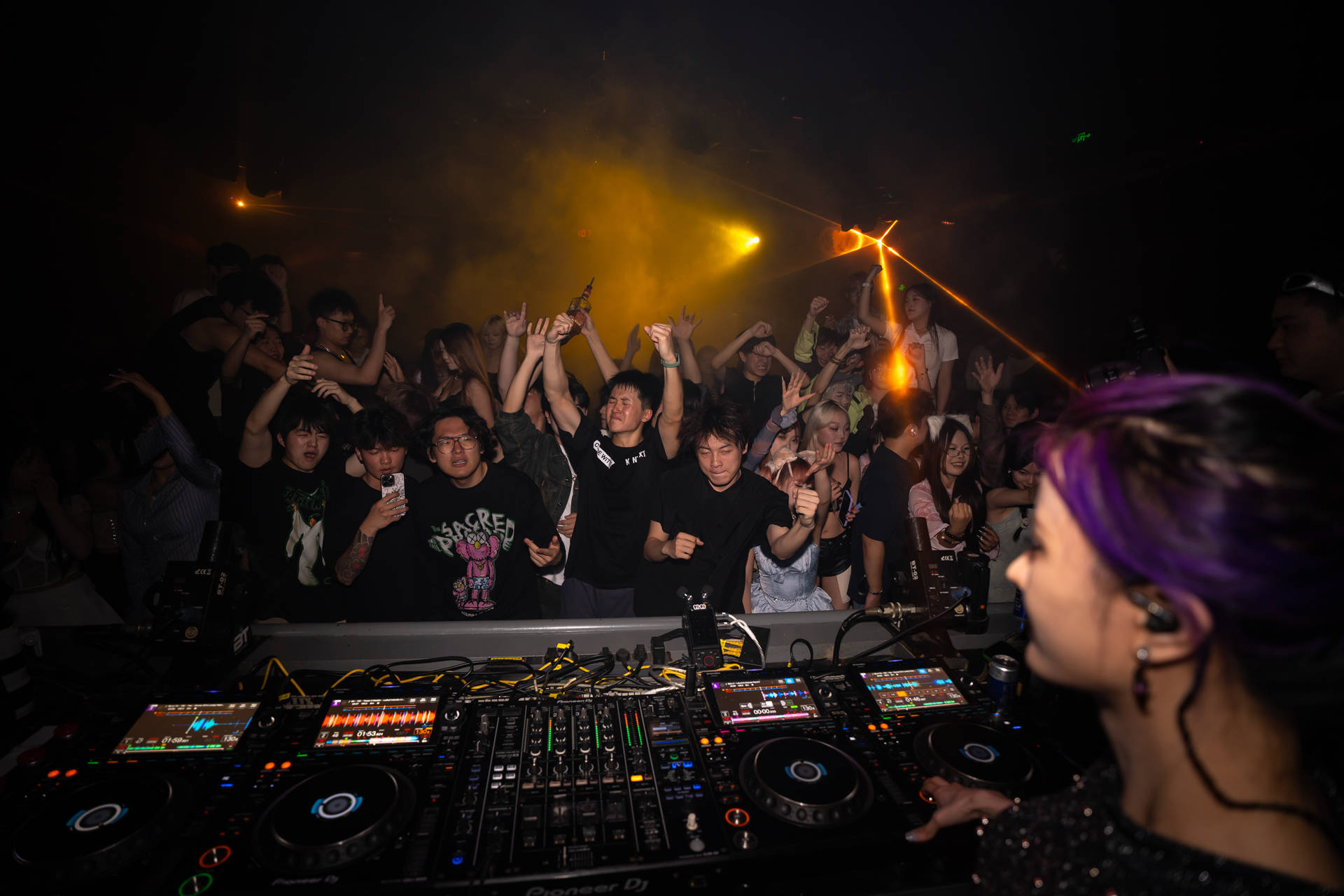 DJ SALLY 李莎丽 武汉Middile演出现场_培训_美女_音乐