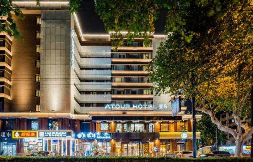 亚朵酒店会员卡有哪些优惠？你用了吗_特权_金卡_企业会员