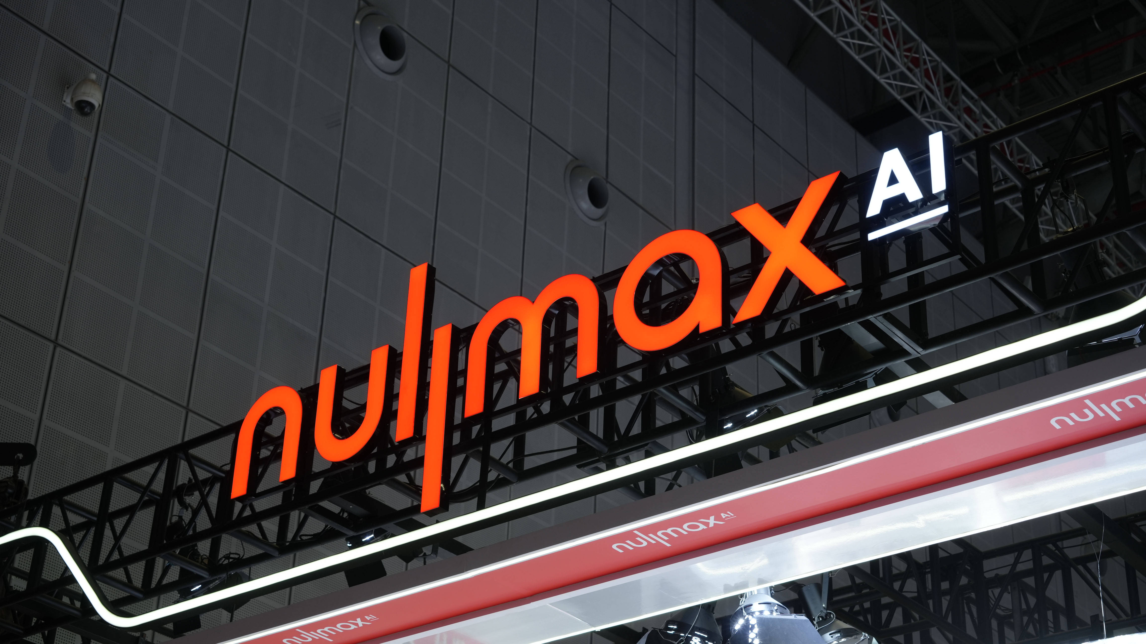 Nullmax首次亮相上海车展 MaxDrive全栈辅助驾驶方案为产业链带来“普适价值”_搜狐汽车_搜狐网