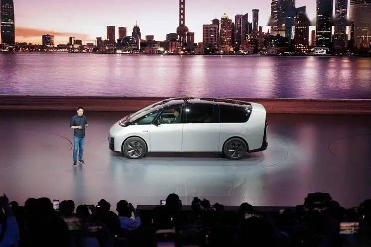 售55.98万/旗舰MPV 理想MEGA正式上市_搜狐汽车_搜狐网