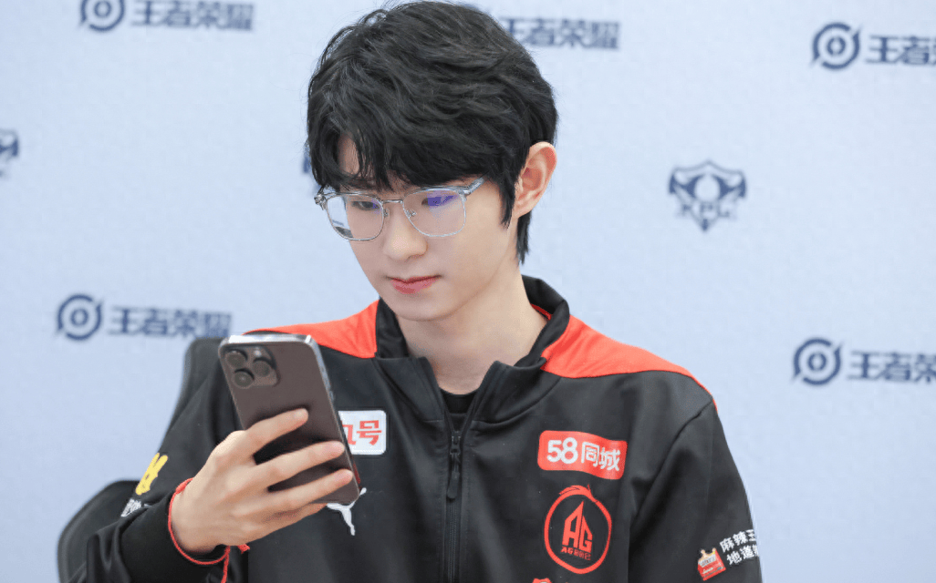 AG3-0WB，一诺兑现诺言，乔兮被小兵击杀，大帅喊出夺冠目标_长生_比赛_露娜