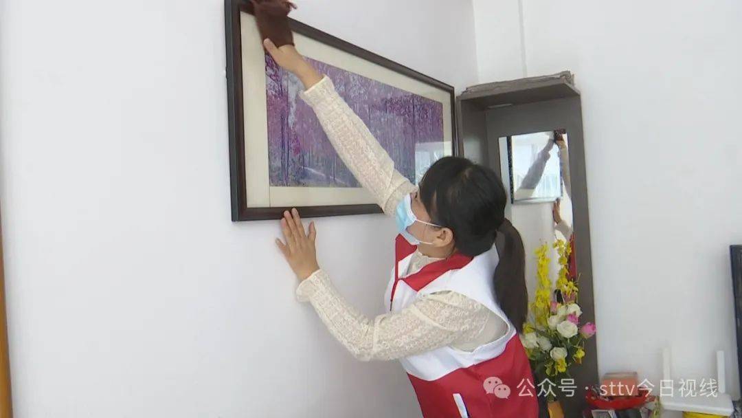带娃挣钱两不误 妈妈岗”让就业家庭更温暖工作小孩服务人员