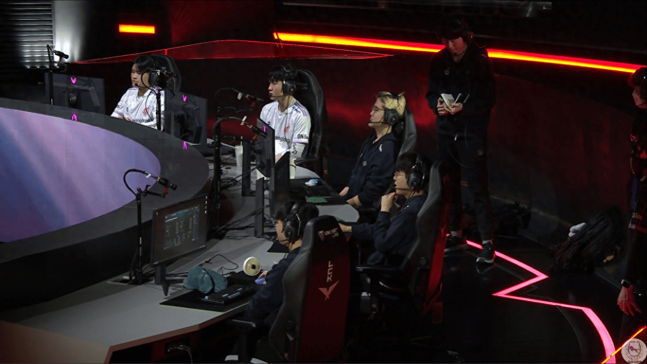 经典麦式头铁BP！KDF惨遭HLE零封淘汰出局_GenG_选手_德莱文