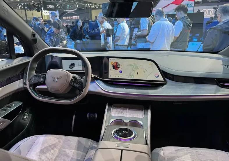 2024北京车展：红旗EHS7正式亮相_搜狐汽车_搜狐网