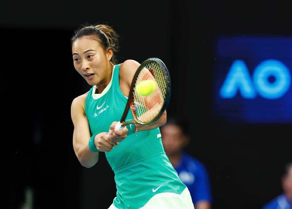 2：0横扫罗杰斯，郑钦文赢得WTA罗马站开门红_比赛_文首_破发