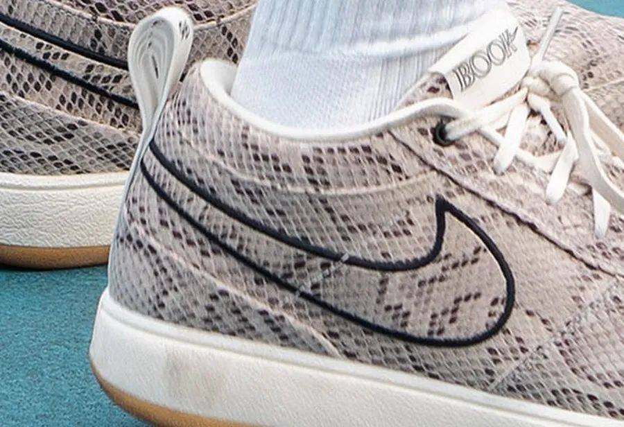耐克 Book 1 新配色曝光！这回狂野又奢华！_Nike_Python_刺绣