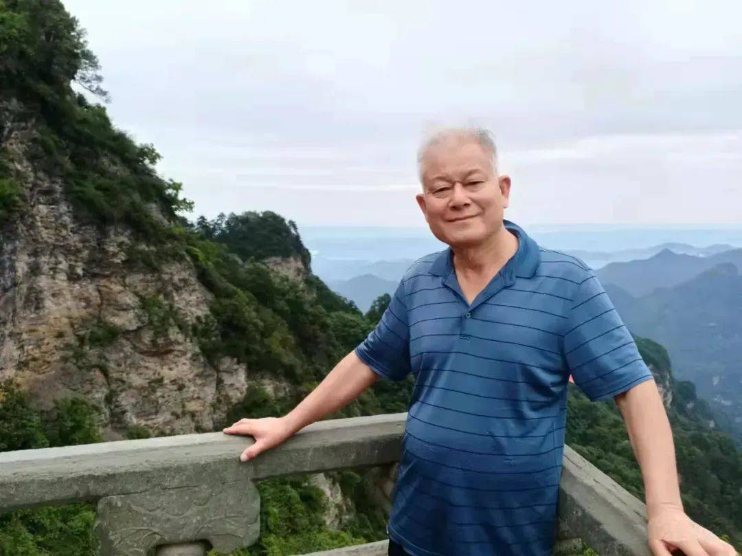 『好诗天天读』陈锋《无声的乐章》《梦 乡》※ 第2880期_文化_诗刊_时光