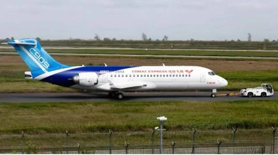 C909 震撼登场！_版权_中国_航线