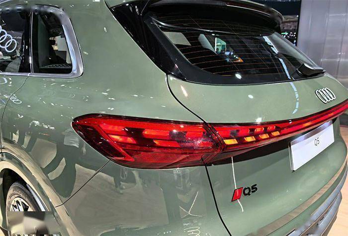 新一代奥迪Q5亮相巴黎车展，2.0T+48V轻混成亮点？_搜狐汽车_搜狐网