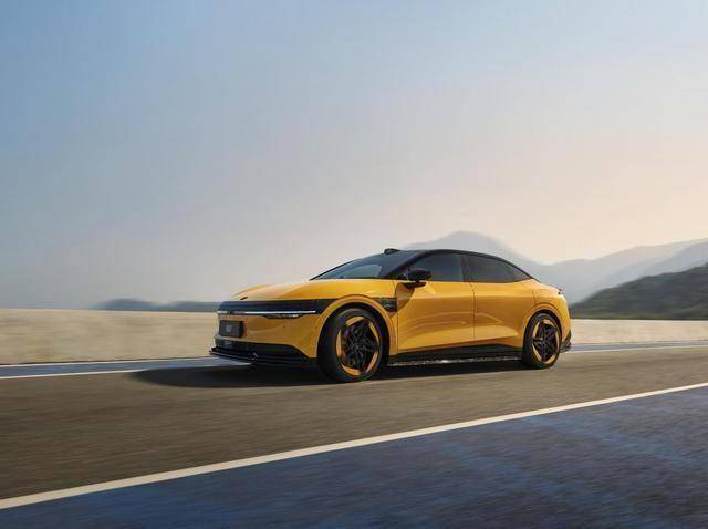 25款极氪007、小米SU7、智界S7全方位PK，谁是智能电轿之王？_搜狐汽车_搜狐网