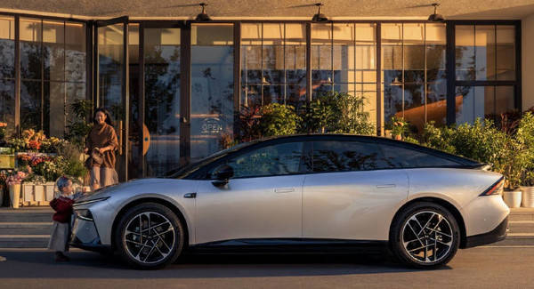 何小鹏称P7＋驾乘体验超BBA 56E 明天开启全国试驾_搜狐汽车_搜狐网