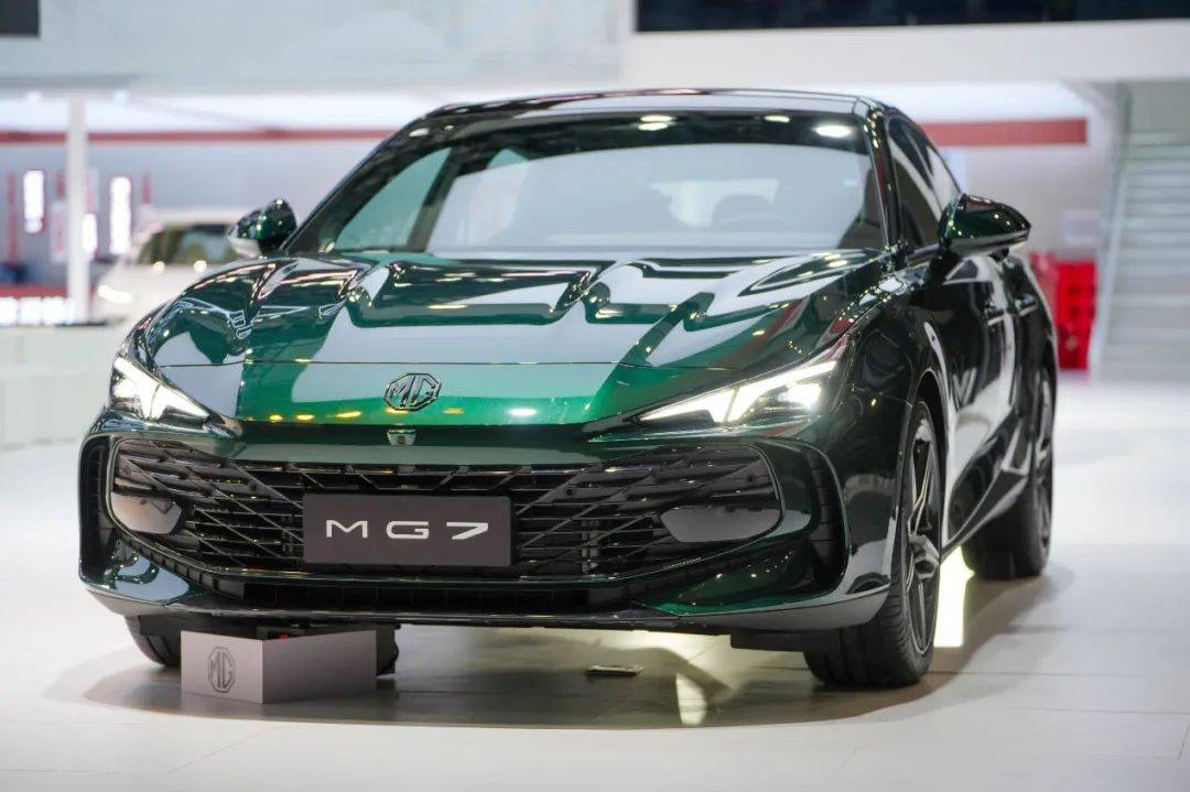 坚持燃油新能源双赛道发力，MG ES5&MG7 2025款亮相广州车展_搜狐汽车_搜狐网