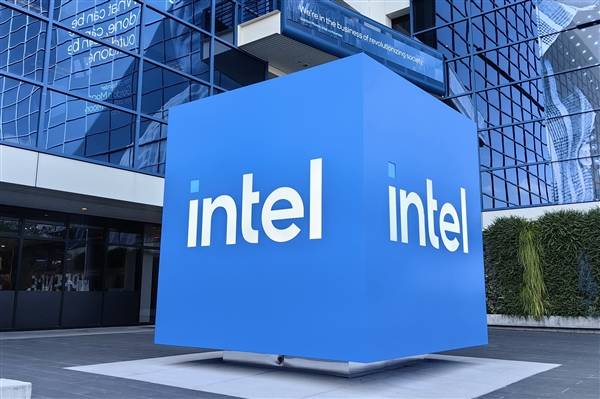 Intel临时联席CEO：核心战略保持不变、希望成尖端芯片供应商_Zinsner_Foundry_产品
