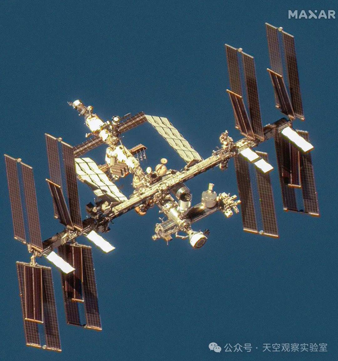 资源三号卫星的太空实景照片——非对地成像(Non-Earth Imaging)获取_遥感_Maxar_图像