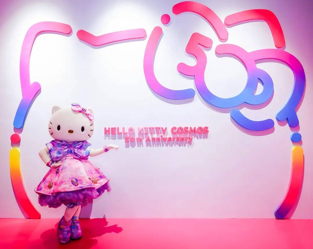 Hello Kitty 50周年：探究日本“卡哇伊”文化的经典符号_形象_全球_成为了