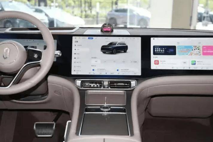 问界M8谍照抢先看，鸿蒙座舱+ADS智驾，能否撼动理想L8地位？_搜狐汽车_搜狐网