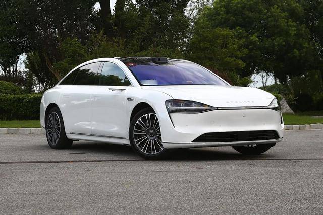 【对比】国产纯电行政级轿车 享界S9 VS 蔚来ET7_搜狐汽车_搜狐网