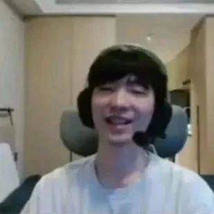 MSI冠军中单果子哥直播求职_Cryin_选手_个人