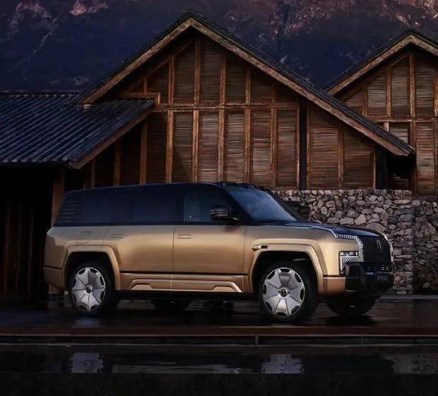 仰望U8L加长版来袭！2.0T+1280牛·米，配置升级，上海车展首发亮相_搜狐汽车_搜狐网