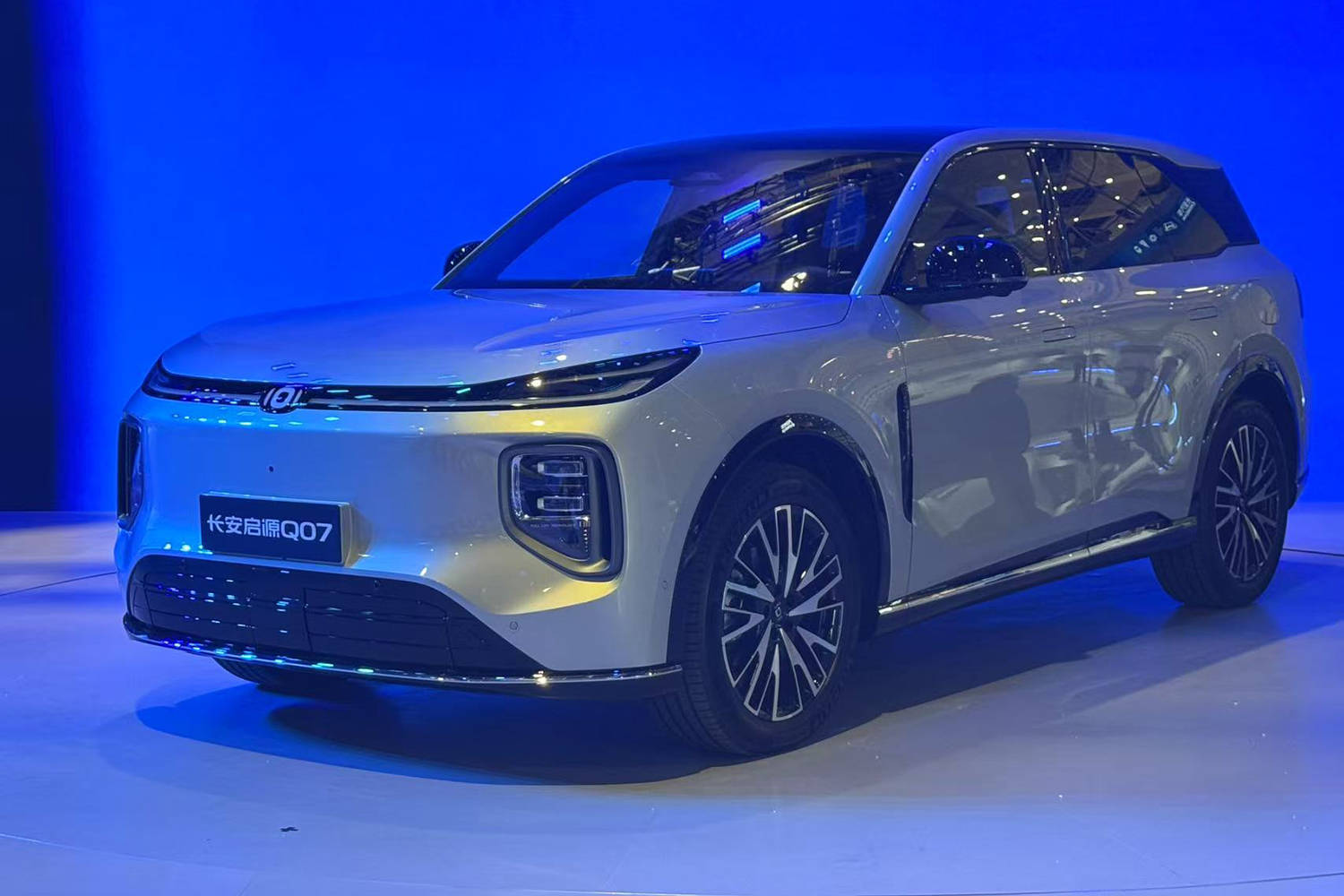 长安启源Q07上海车展震撼发布：中型SUV新选择，售价12.98万元起_搜狐汽车_搜狐网