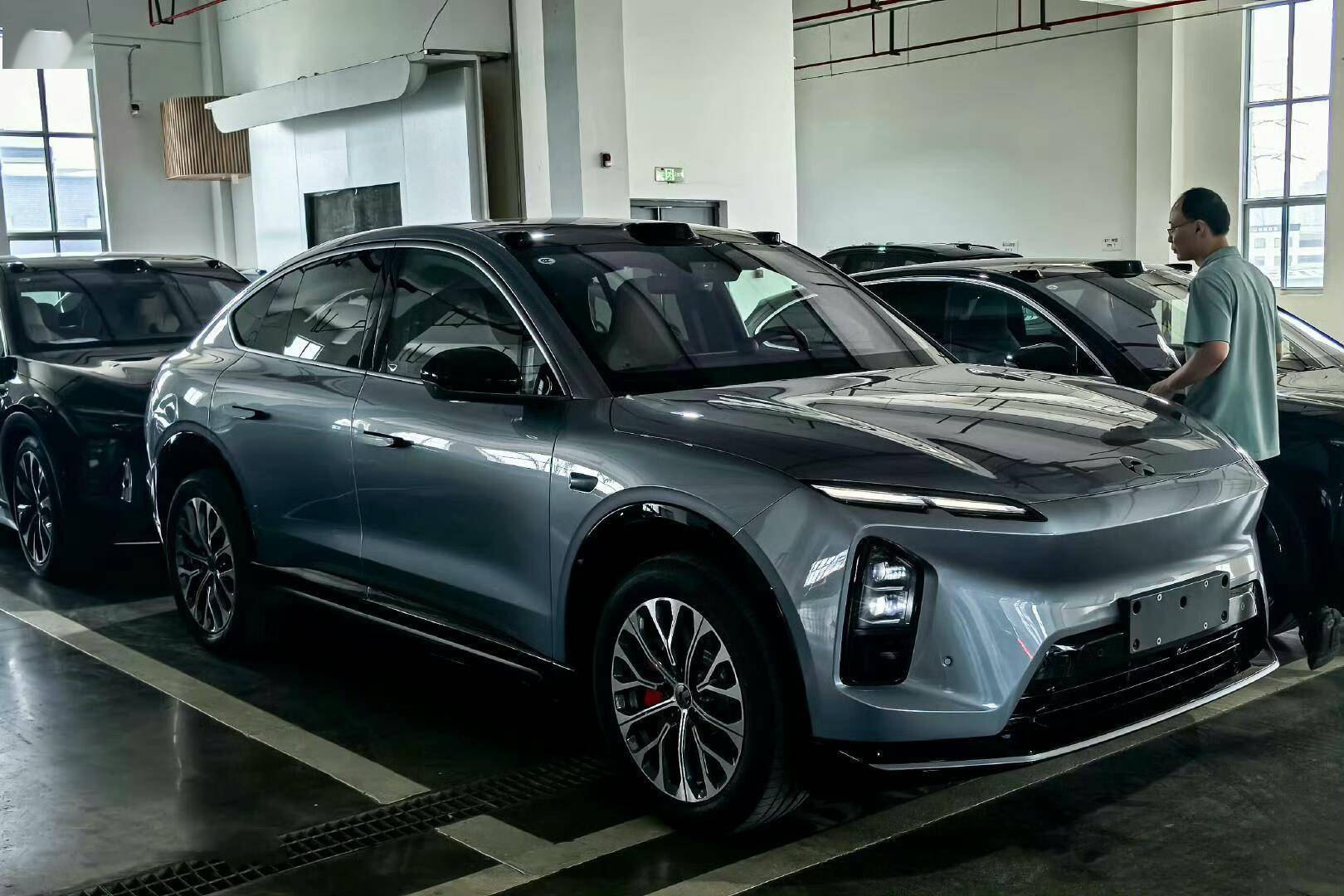 蔚来新款ES6/EC6内饰大改，横屏怀挡向ET9看齐，定价多少你能接受？_搜狐汽车_搜狐网