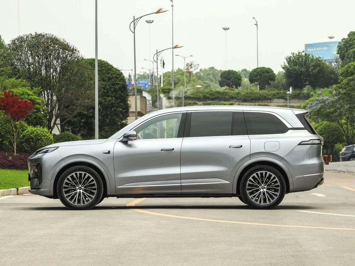 深蓝S09上市：20.49万起，6座大型SUV搭载华为高阶驾驶辅助，你心动了吗？_搜狐汽车_搜狐网