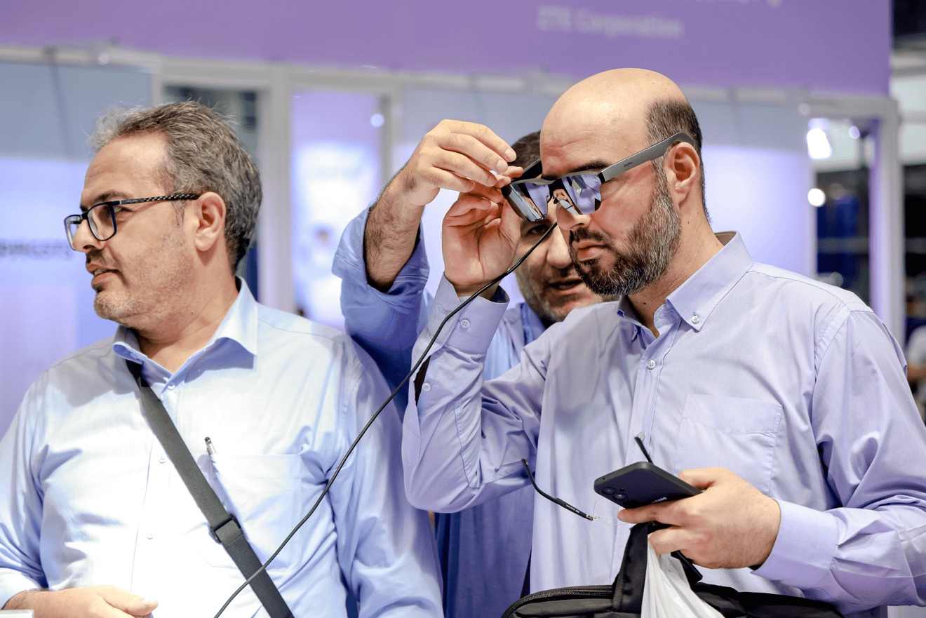 全球人工智能终端厂商聚深圳，TCL多款AI产品吸睛_创新_模型_AiMe