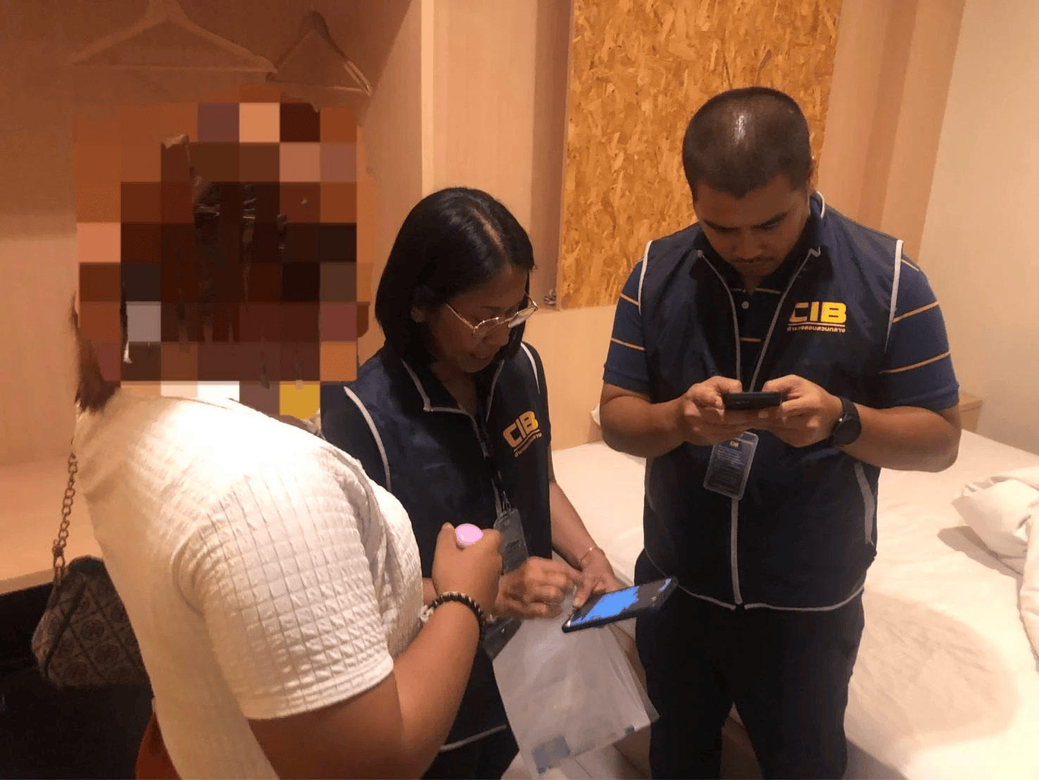 泰15岁少女骗未成年卖淫，同学和邻居成猎物，每次五千泰铢以上_警方_嫌疑人_社交