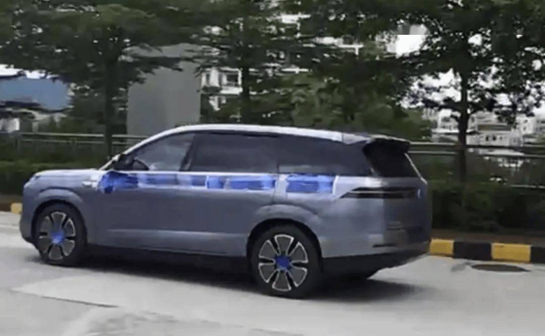 腾势N8L路试照抢先看，车身升级变大，能否与N9共舞大型SUV市场？_搜狐汽车_搜狐网