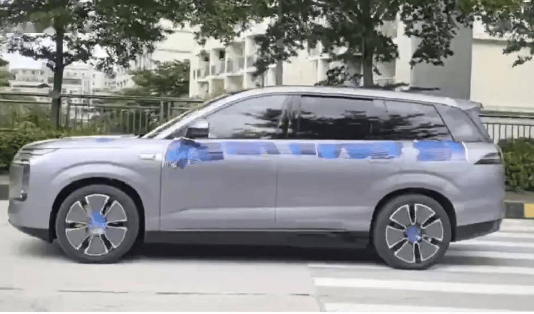 腾势N8L路试照抢先看，大型SUV双子星阵营呼之欲出？_搜狐汽车_搜狐网