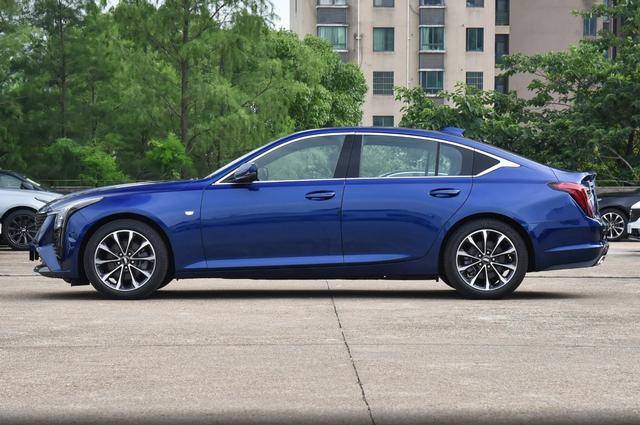 仅需20万出头就能拿下的运动家轿，配2.0T+10AT，试驾凯迪拉克CT5_搜狐汽车_搜狐网