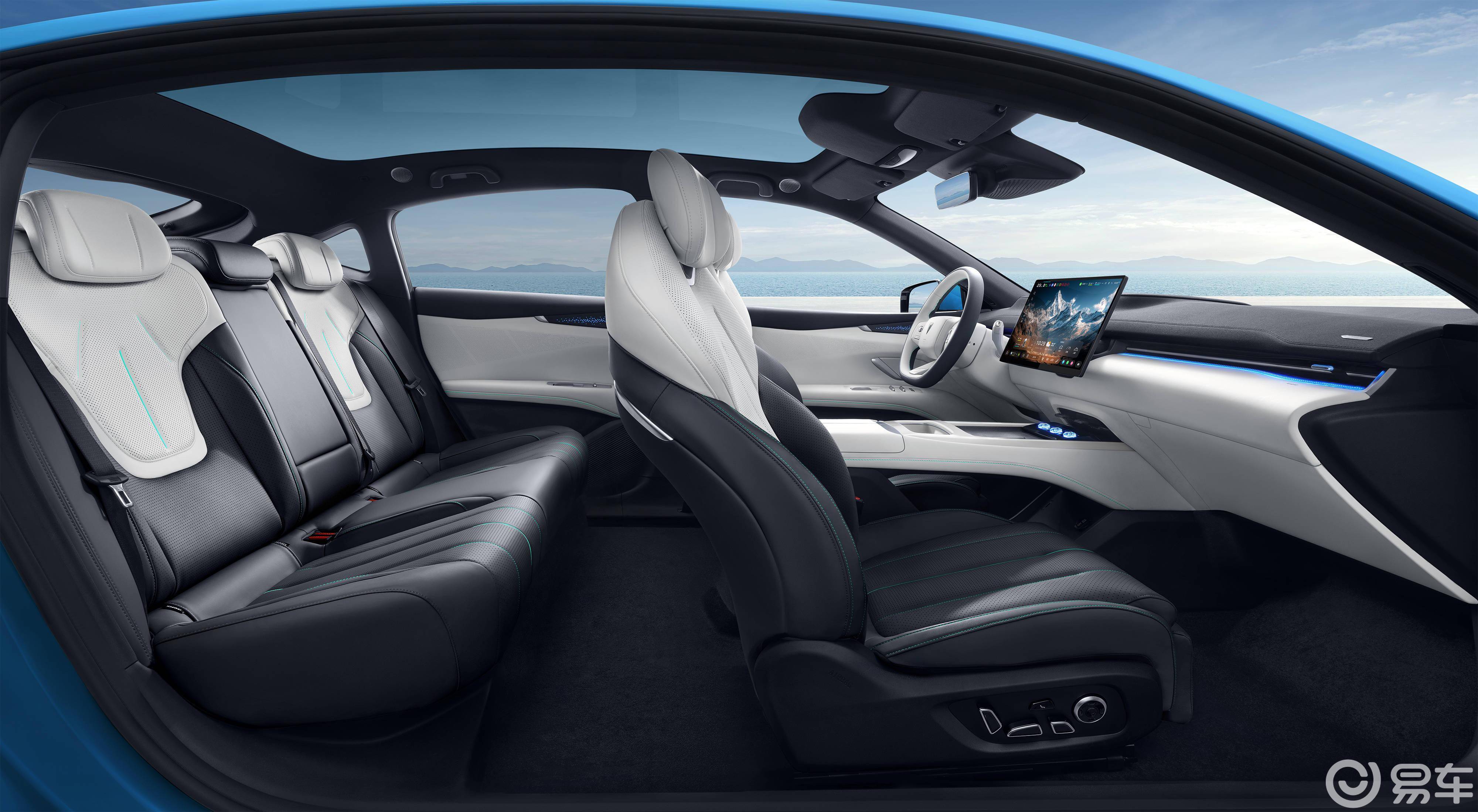 2026款深蓝L07售13.59万起全系标配华为智驾辅助