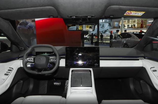 全新小鹏P7全系续航均超700km，售价21.98万起，四款配置如何选？_搜狐汽车_搜狐网