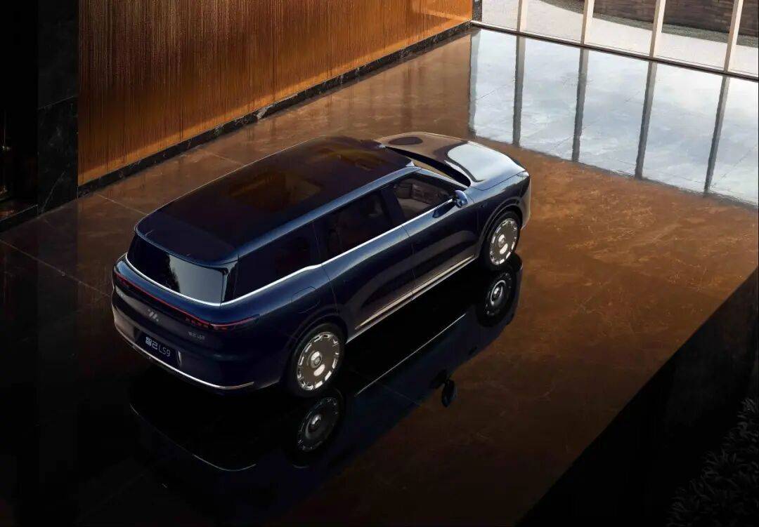 近5.3米旗舰，增程配66度电池，纯电续航402km，6座SUV又有新款！_搜狐汽车_搜狐网