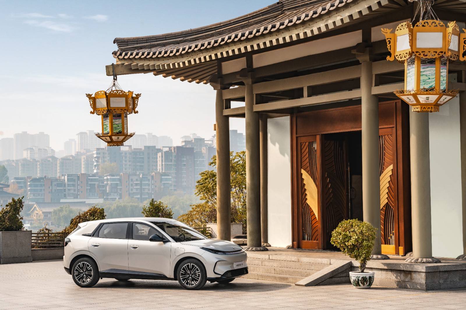 极狐T1对比零跑Lafa5 电池保障谁更全面_搜狐汽车_搜狐网